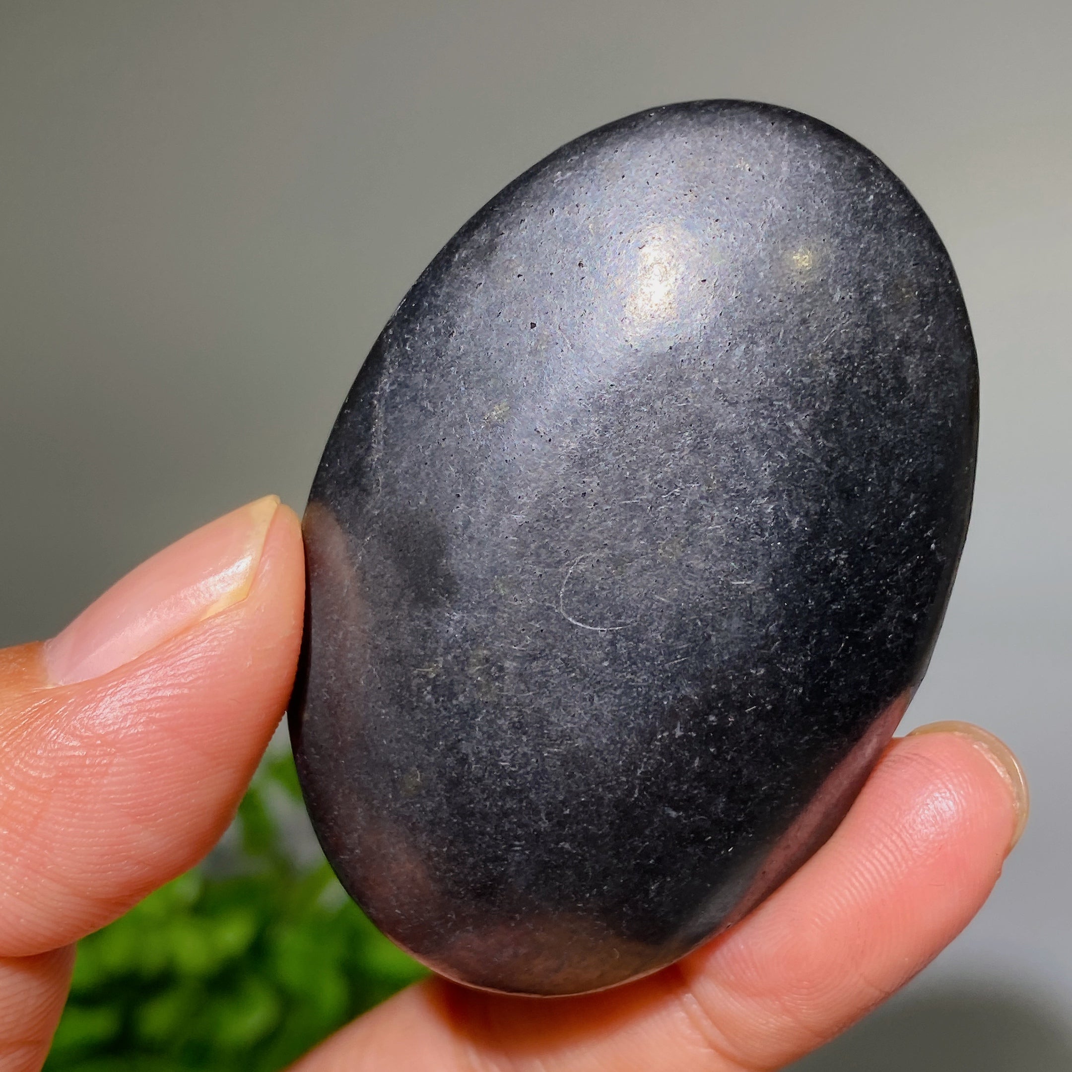 2.2-inch Shungite Palm Stone Healing | Healing Sounds