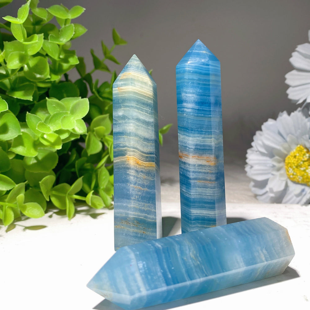 Lemurian Aquatine Calcite Guide: Meaning, Uses & Blue Onyx